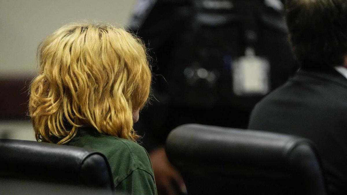 Colt Gray: Georgia high school shooting suspect appears shackled in ...