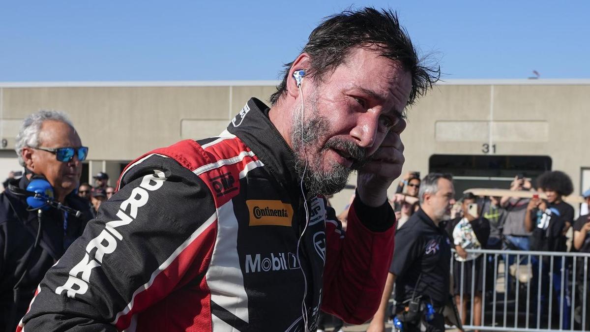 Keanu Reeves spins out in pro motor racing debut at famed Indianapolis ...