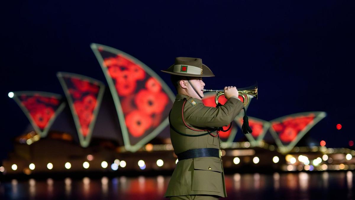 Lest We Forget: Australia stops to commemorate Remembrance Day and our ...