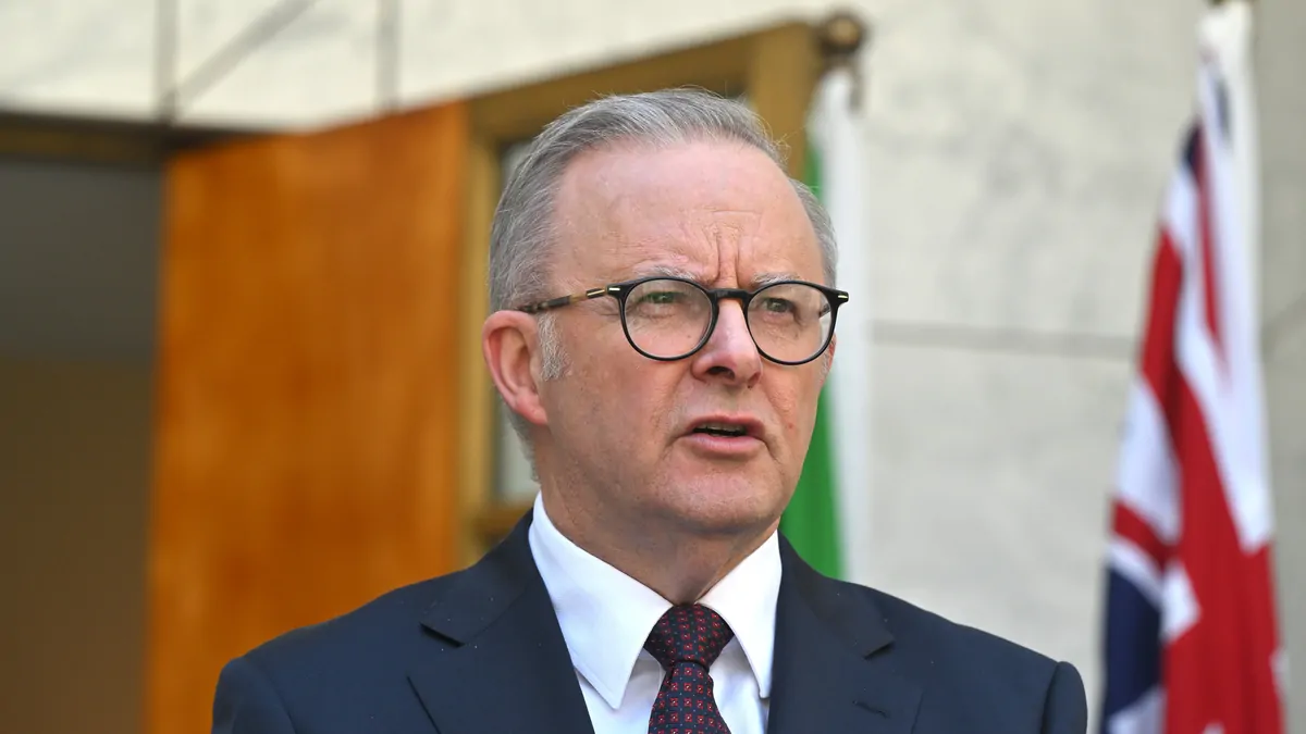 Federal election 2025: Prime Minister Anthony Albanese offers extra $1. ...