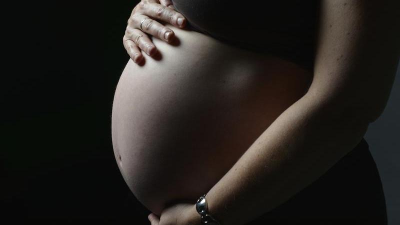 Embryo mix-up: US woman sues IVF clinic after having another couple’s ...