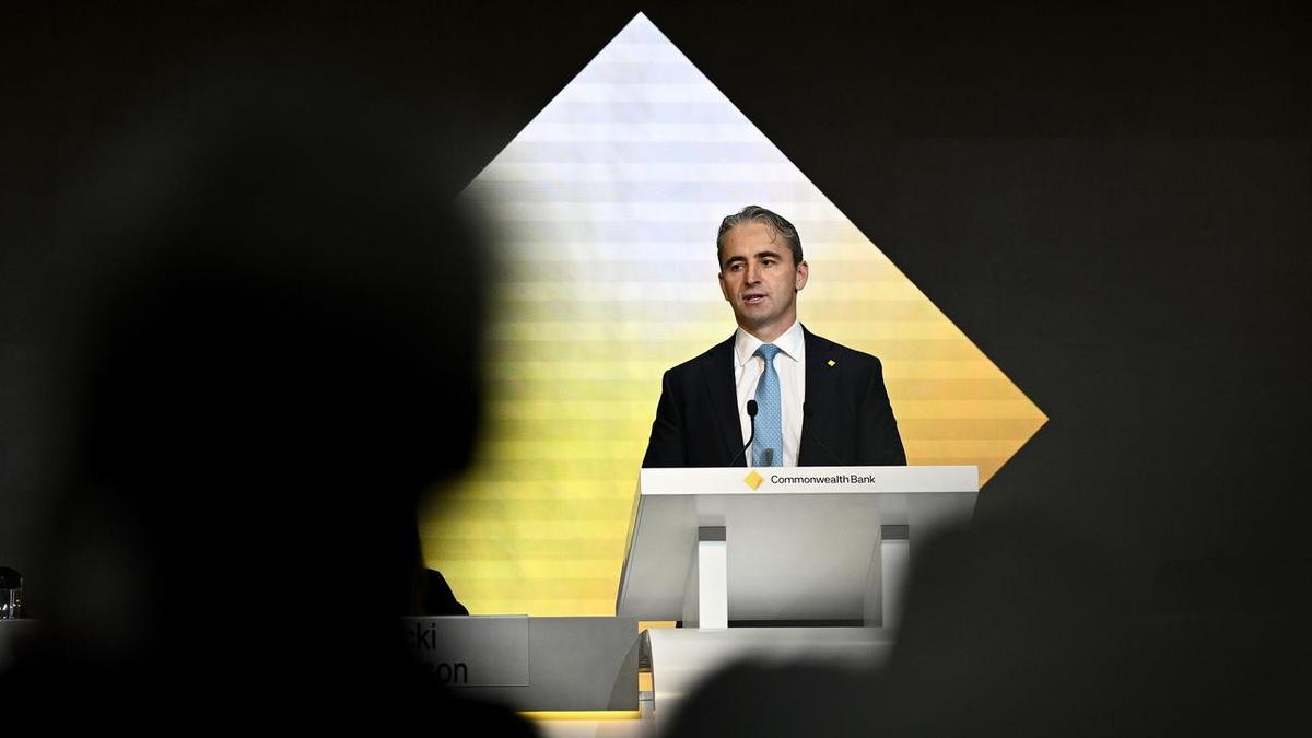 Commonwealth Bank CEO Matt Comyn says cash ‘here to say’, commits to ...
