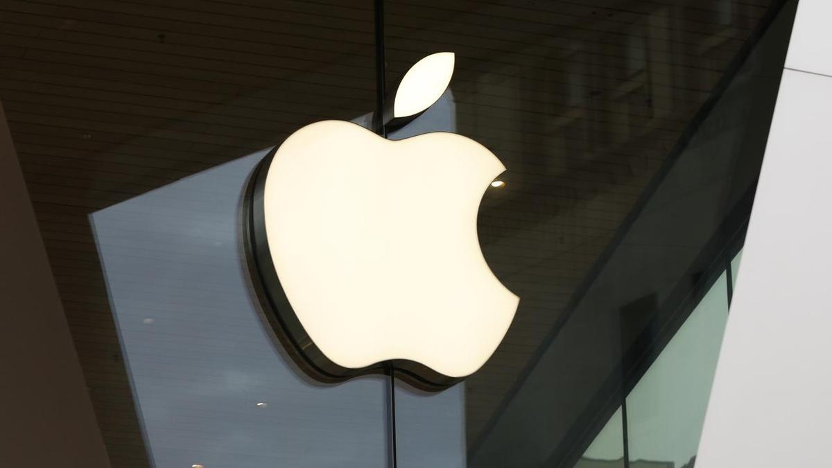 Apple vs Fortnite: Judge slams tech giant for violating order to fix ...