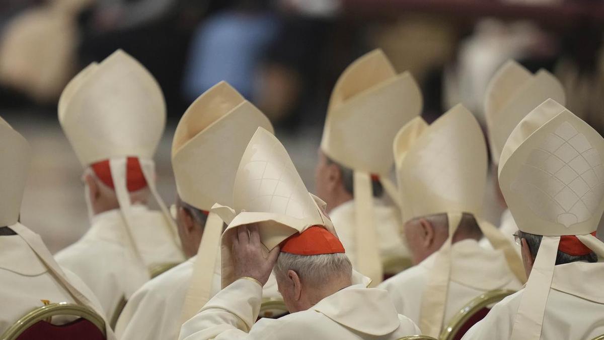 Who will be the next pope? All cardinals arrive in Rome for papal ...