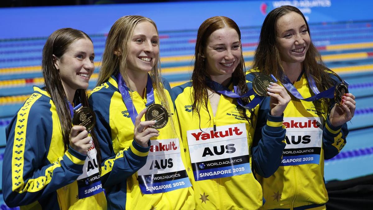 Mollie O’Callaghan: Australian swim star nears legend Ian Thorpe’s ...