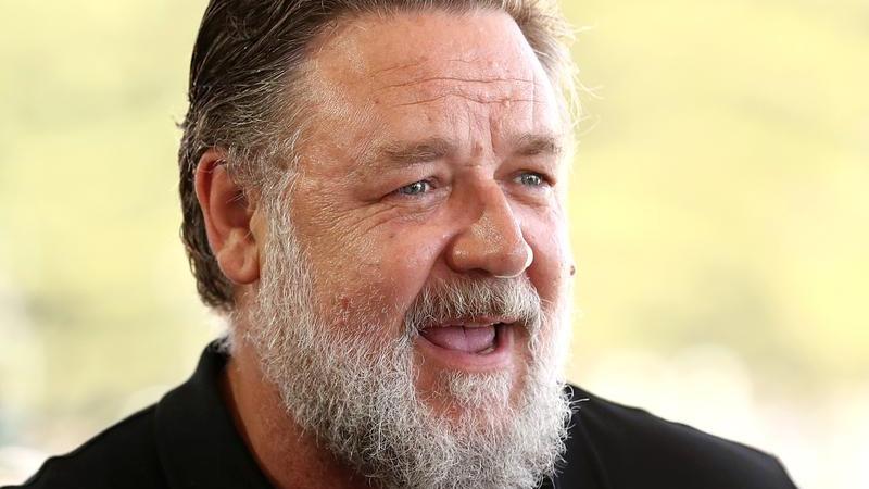 Russell Crowe: Hollywood superstar regrets his telephone-throwing ...