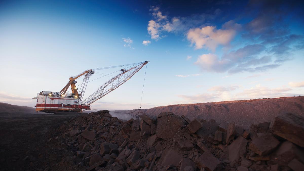 BHP cuts 750 Queensland mining jobs at Saraji metallurgical coal mine ...