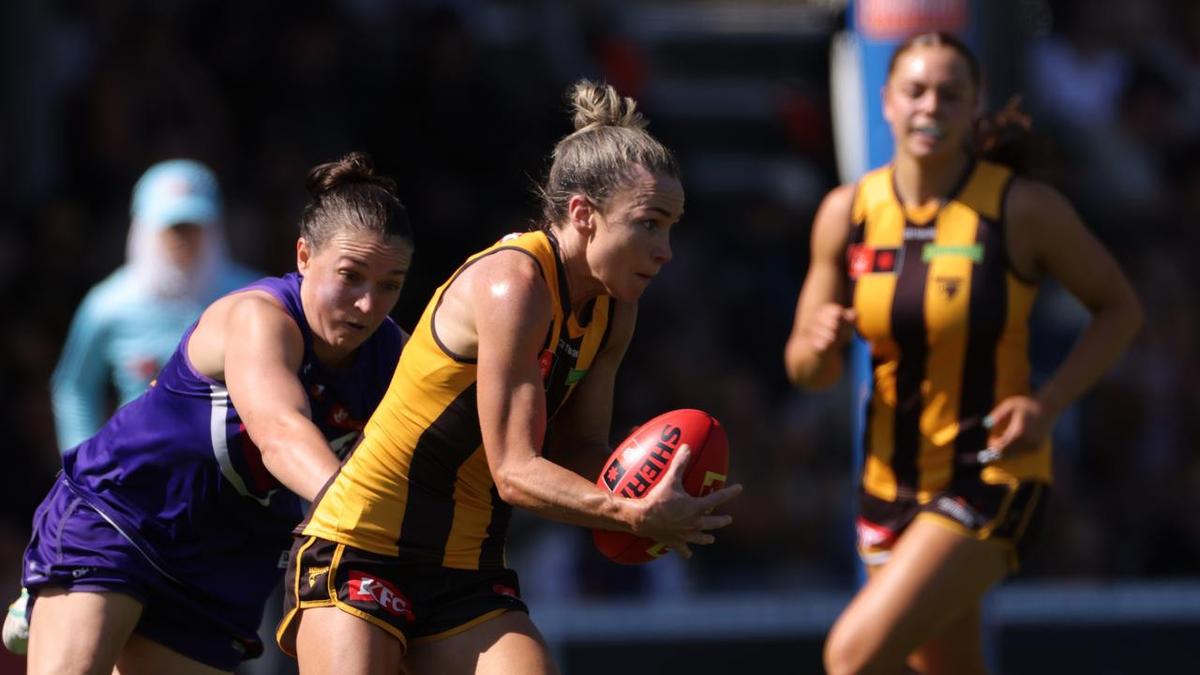 Emily Bates: Injured Hawks star likely out until AFLW finals | The Nightly
