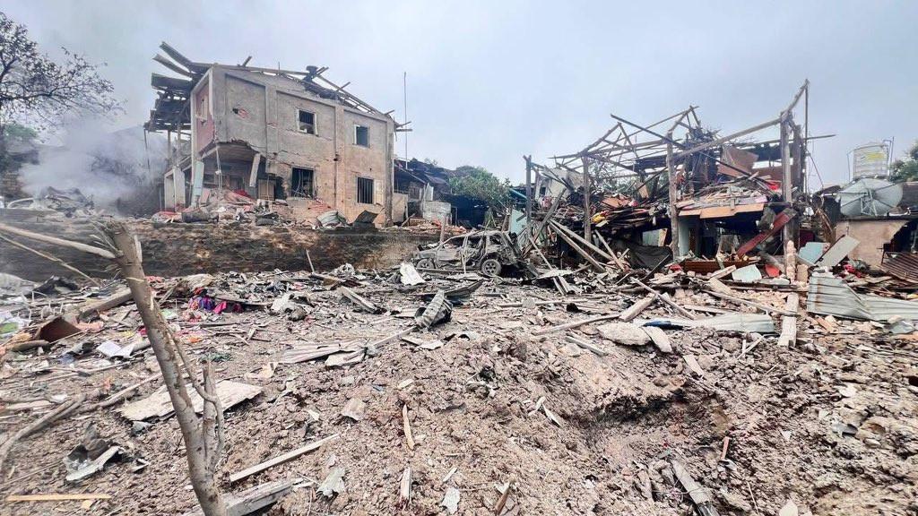 Myanmar: Paraglider attack kills at least 40 people in Chaung U ...