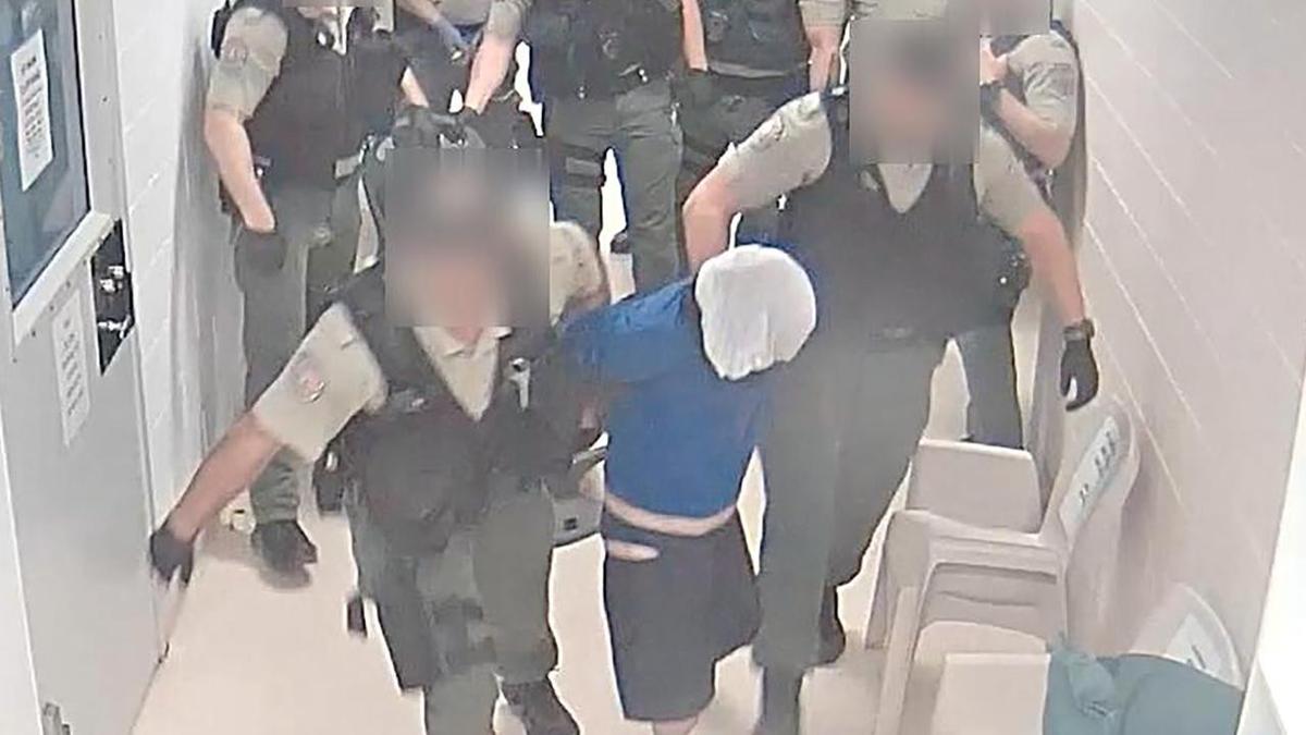 Wayne Hunt: Video shows guards roughly treat inmate who had seizure ...