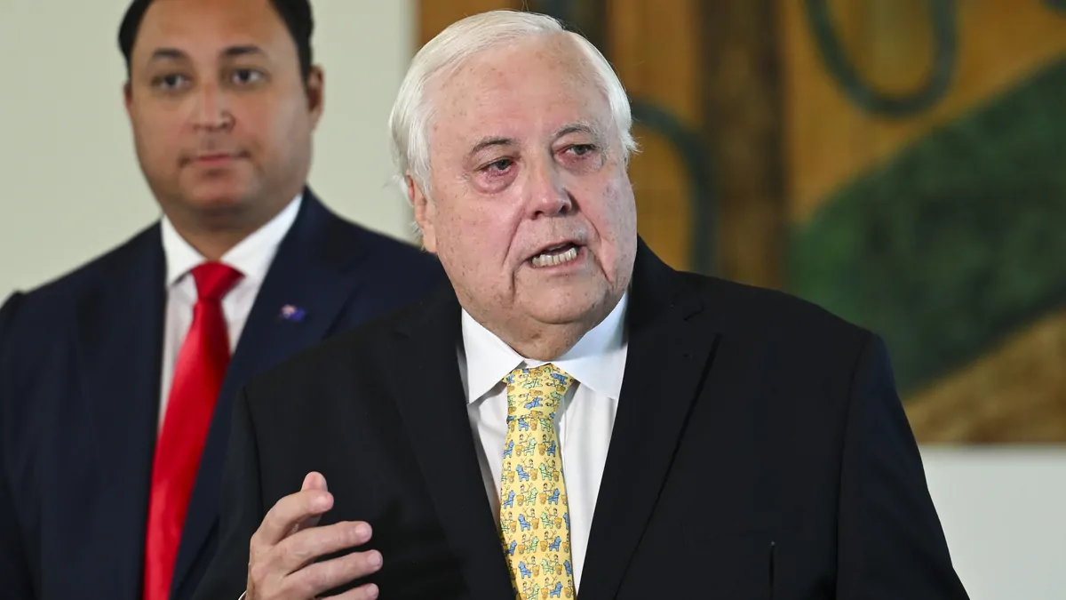 Mining billionaire Clive Palmer re-enters politics with tilt at ...